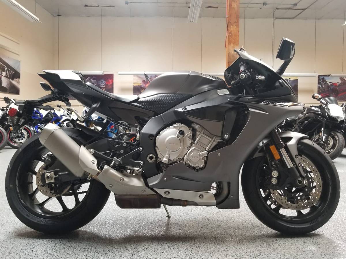 2016 Yamaha R1 - 5k Miles | AK Motors