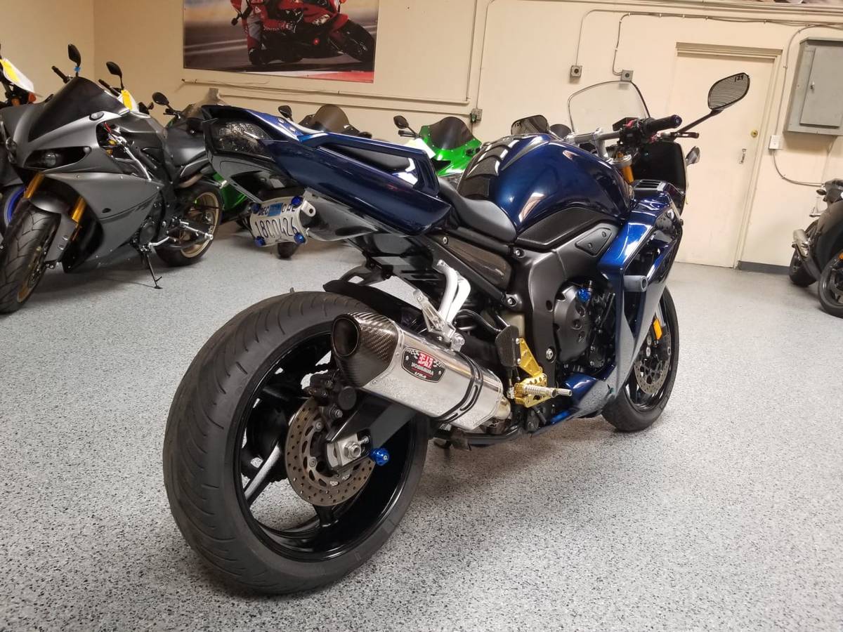 2007 Yamaha FZ1 - AK Motors