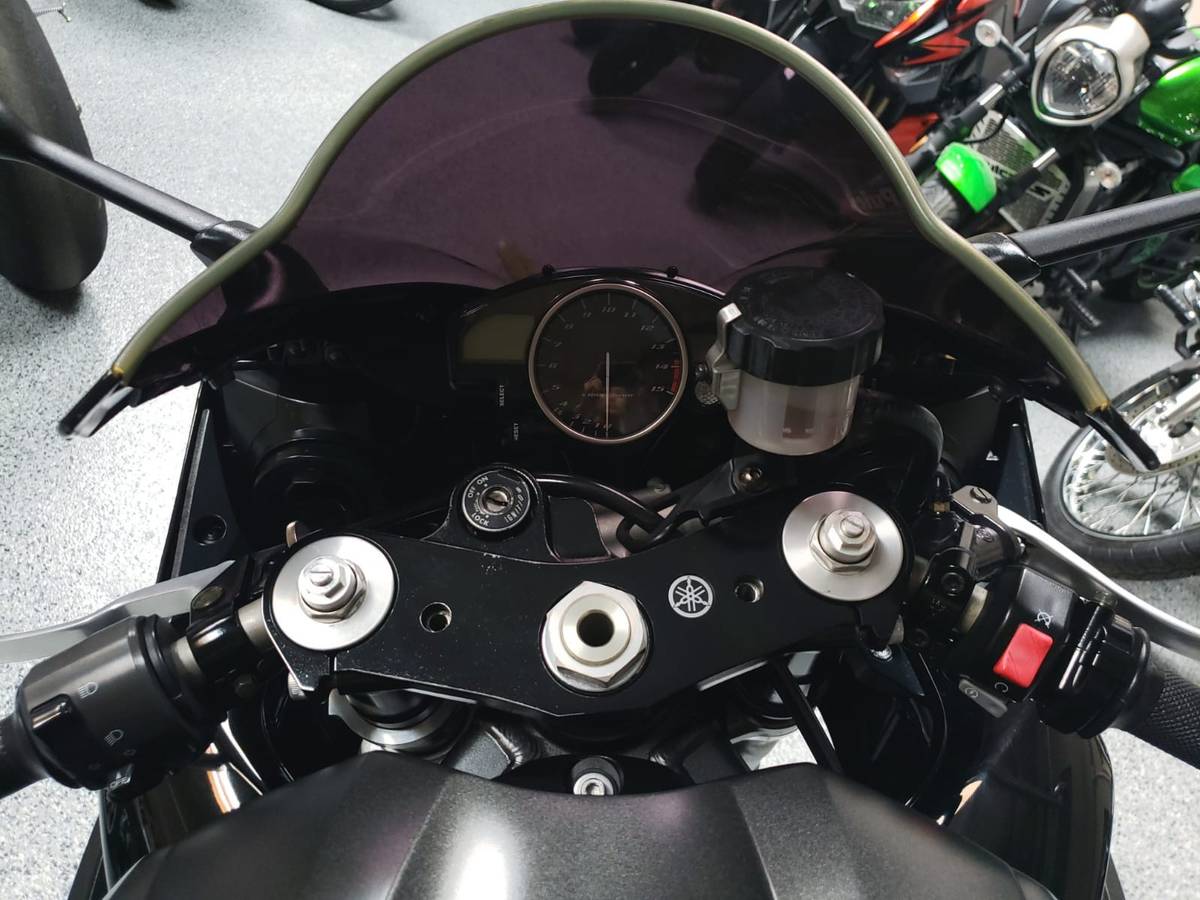 2006 Yamaha R1 RAVEN - AK Motors