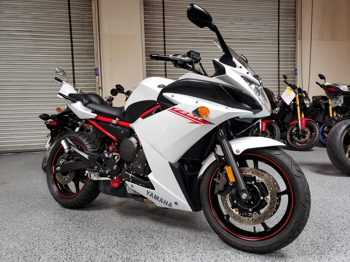 2013 Yamaha FZ6R - AK Motors