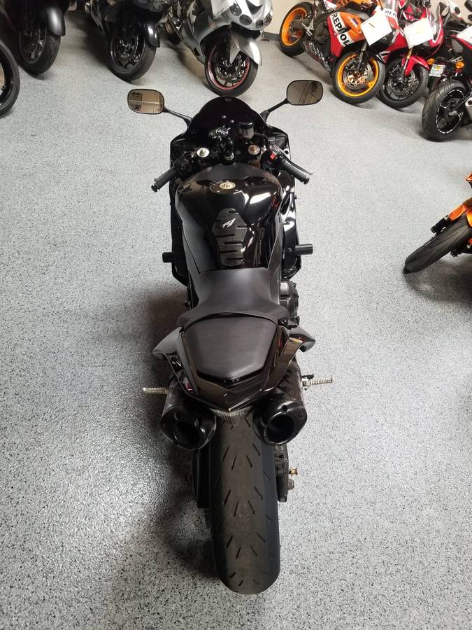 2008 Yamaha R1 Raven - AK Motors