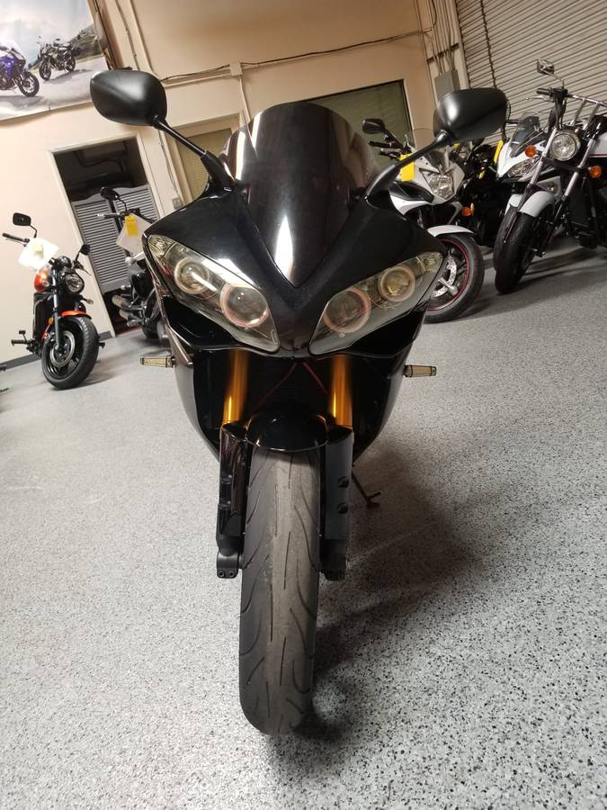 2008 Yamaha R1 Raven - AK Motors