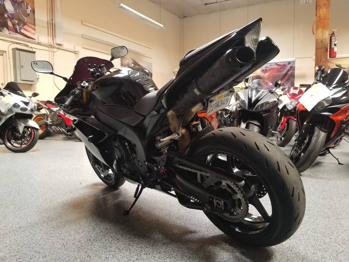 2008 Yamaha R1 Raven - AK Motors