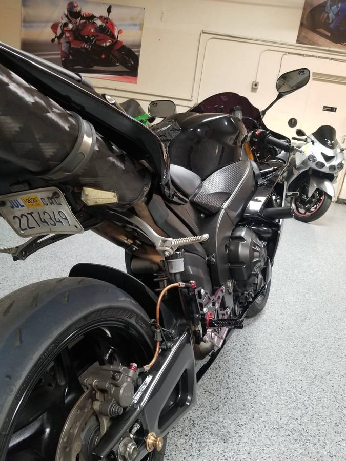 2008 Yamaha R1 Raven - AK Motors
