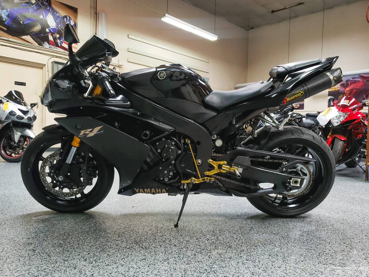 2008 Yamaha R1 RAVEN - AK MotorsAK Motors