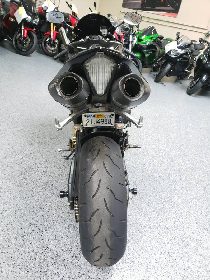 2008 Yamaha R1 RAVEN - AK Motors