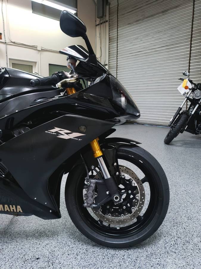 2008 Yamaha R1 RAVEN - AK Motors