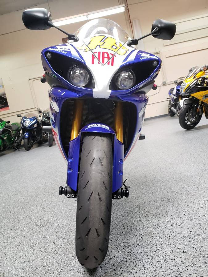 2010 Yamaha R1 Valentino Rossi Edition - AK MotorsAK Motors