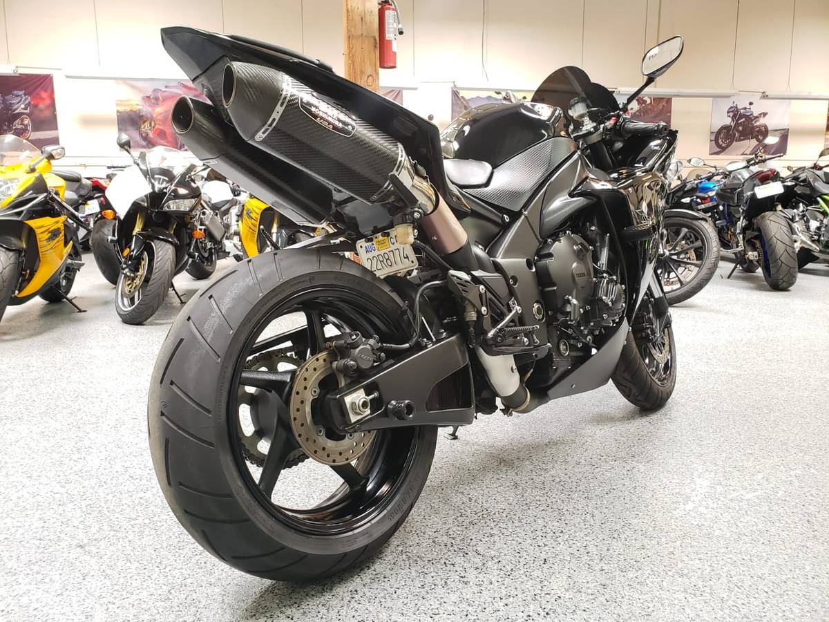 2012 Yamaha R1 RAVEN - AK MotorsAK Motors