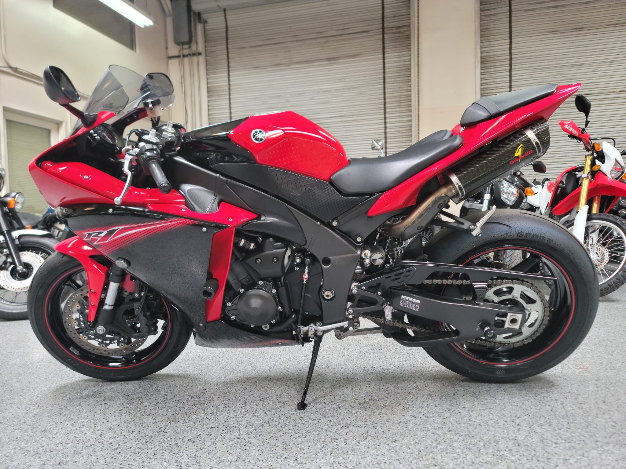 2013 Yamaha R1 RAVEN - 7000 Miles | AK Motors