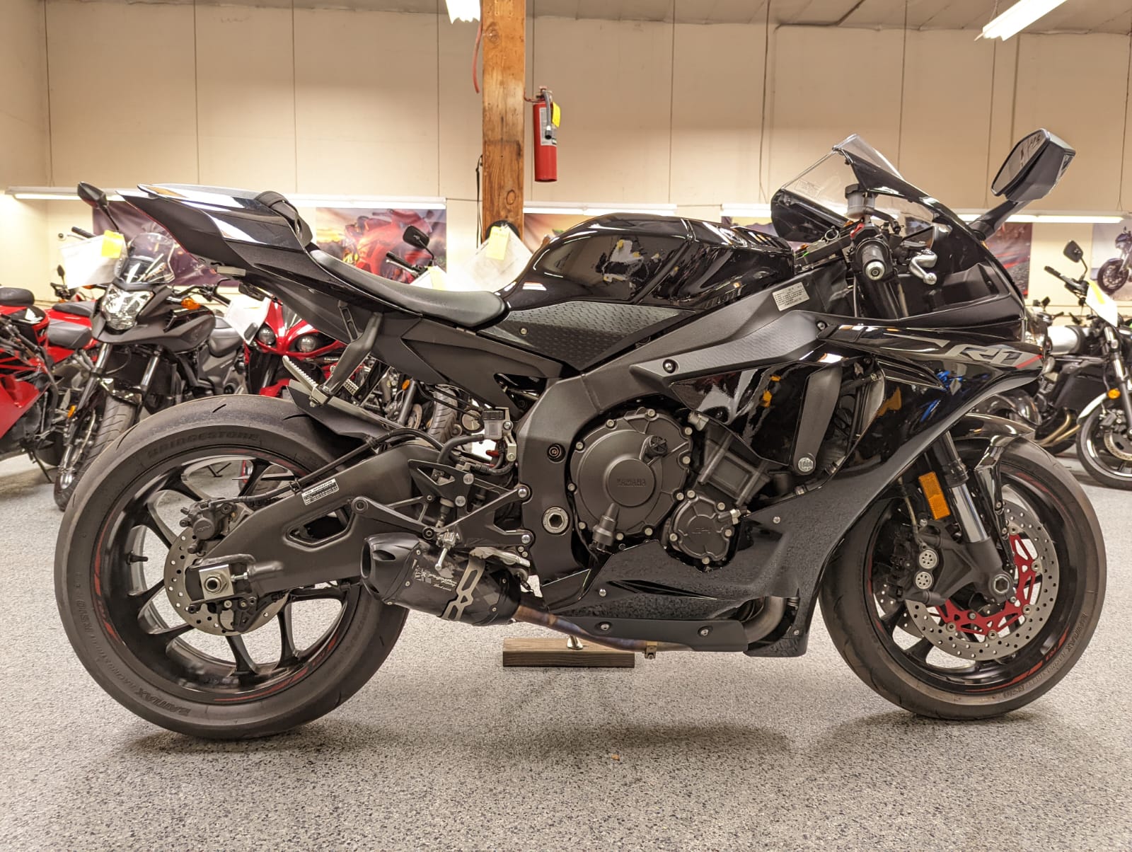 2018 Yamaha R1 - AK MotorsAK Motors