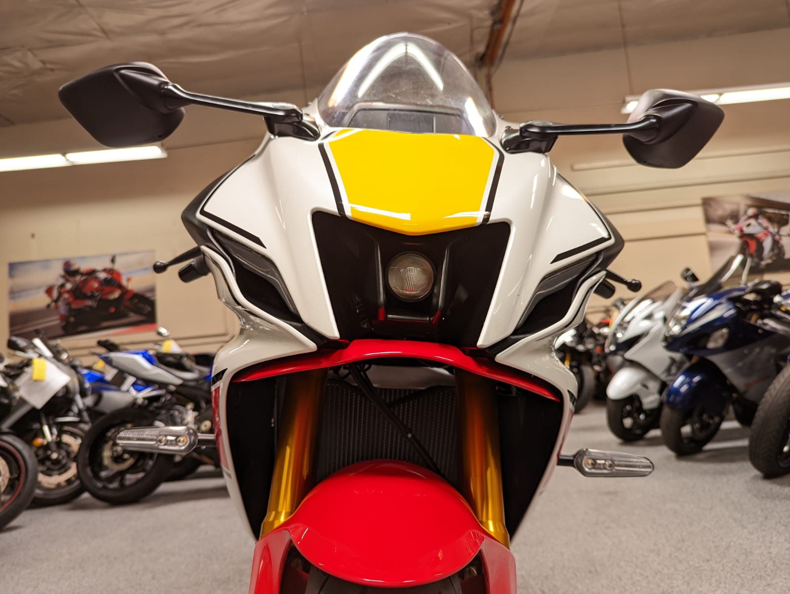 2022 YAMAHA R7 World GP 60th Anniversary Edition - AK MotorsAK Motors