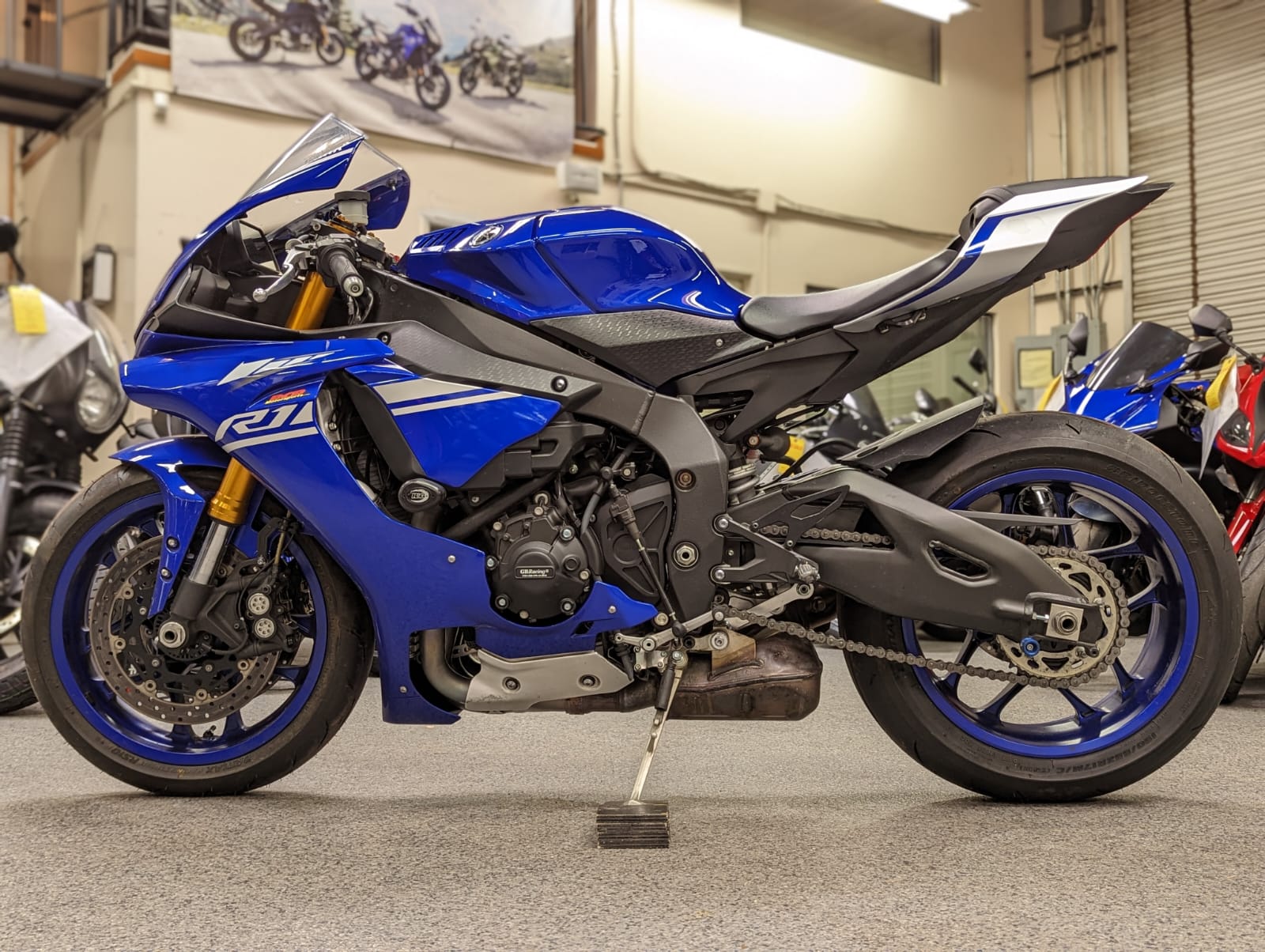 2017 Yamaha R1 - AK Motors