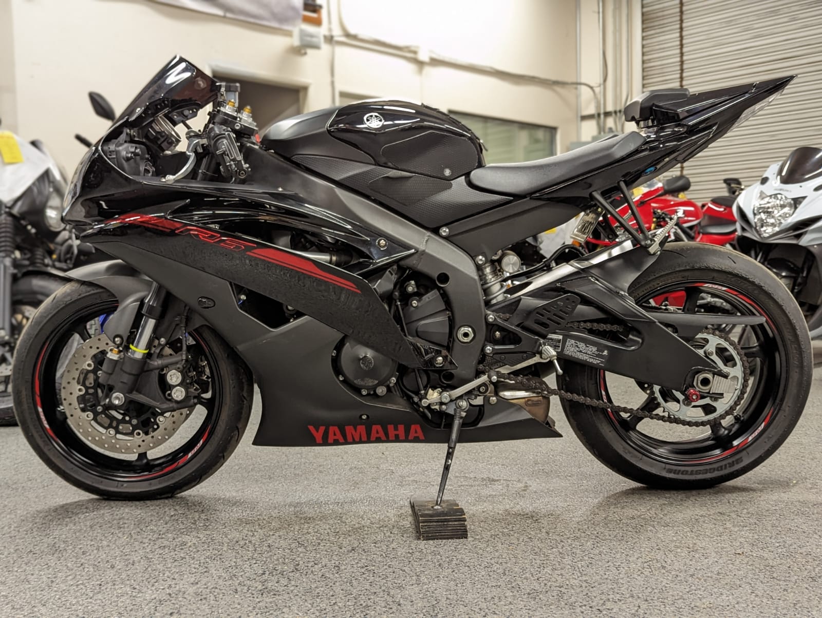 2015 Yamaha R6 RAVEN - AK Motors