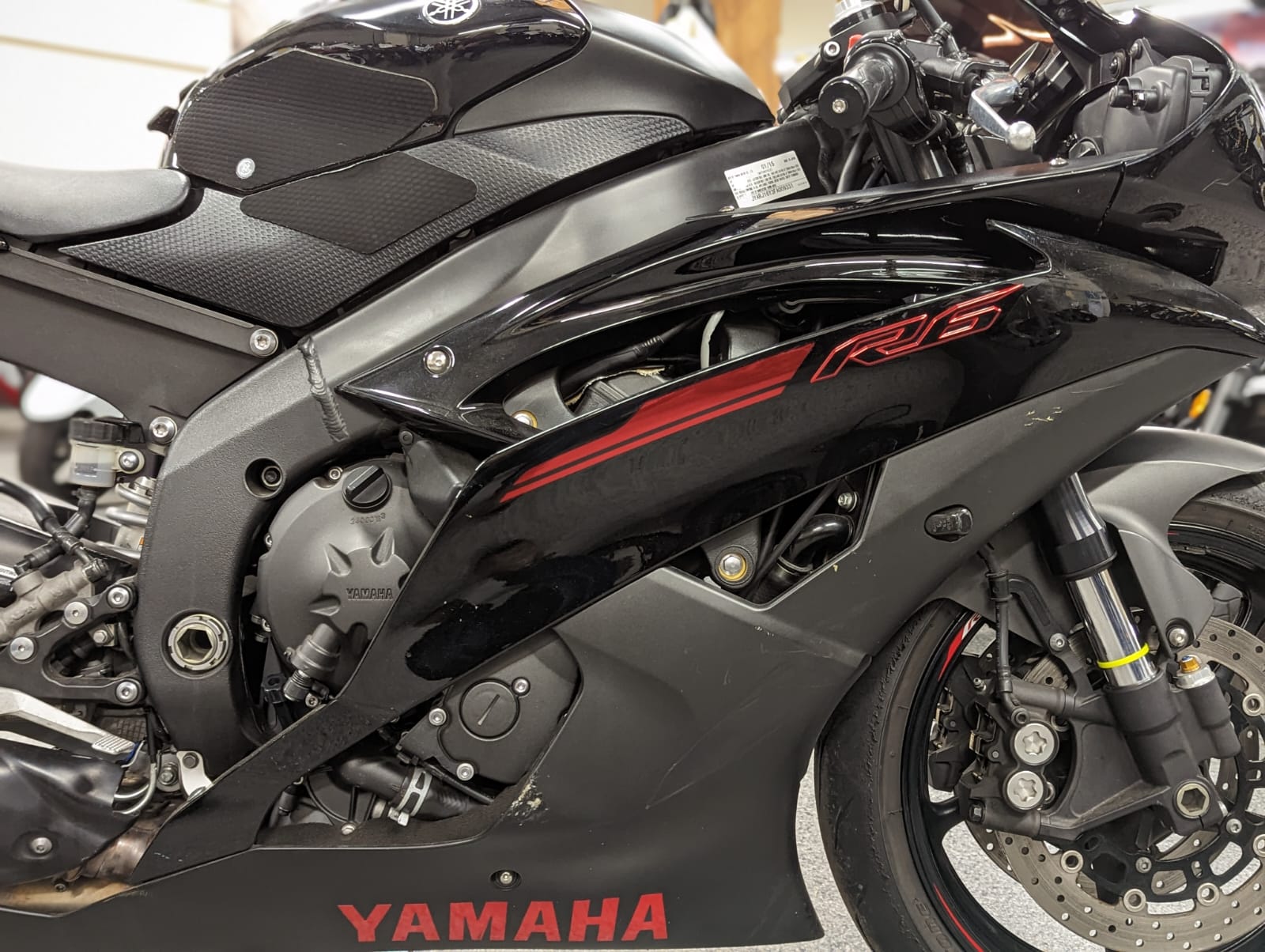 2015 Yamaha R6 RAVEN - AK Motors
