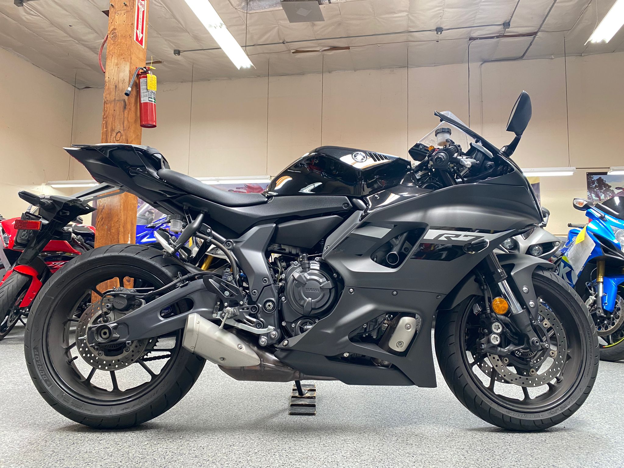 2024 YAMAHA R7 - AK MotorsAK Motors