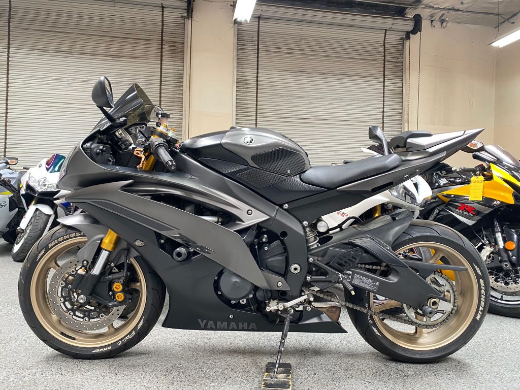 2014 Yamaha R6 - AK Motors